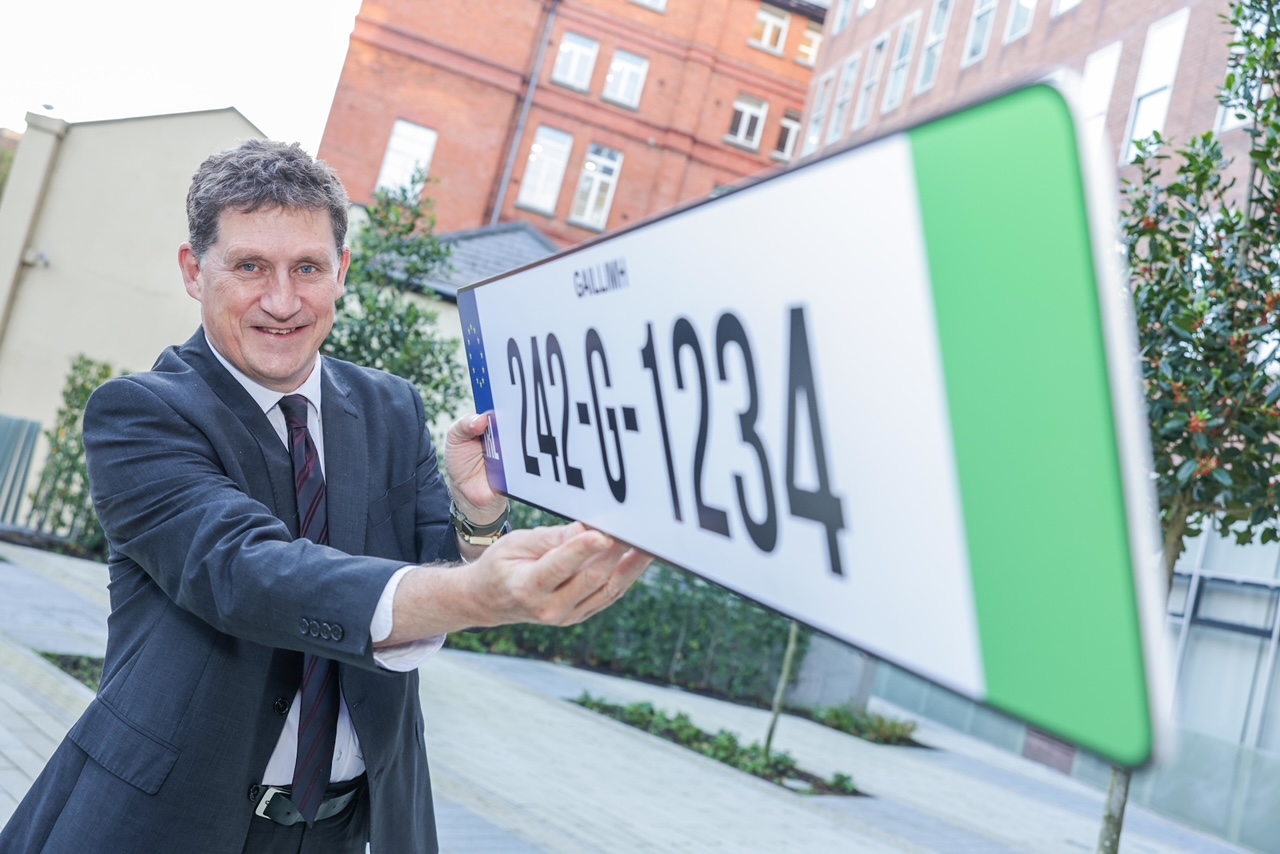 Green ‘flash’ registration plates announced for zero emissions vehicles ...